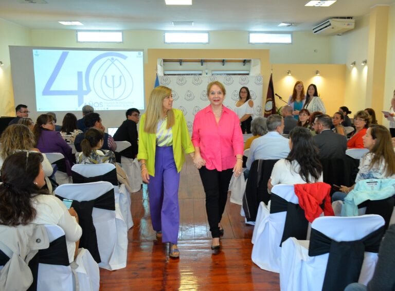 El CPPS descubrió placa en homenaje a la Lic. Irma Silva – CPPS